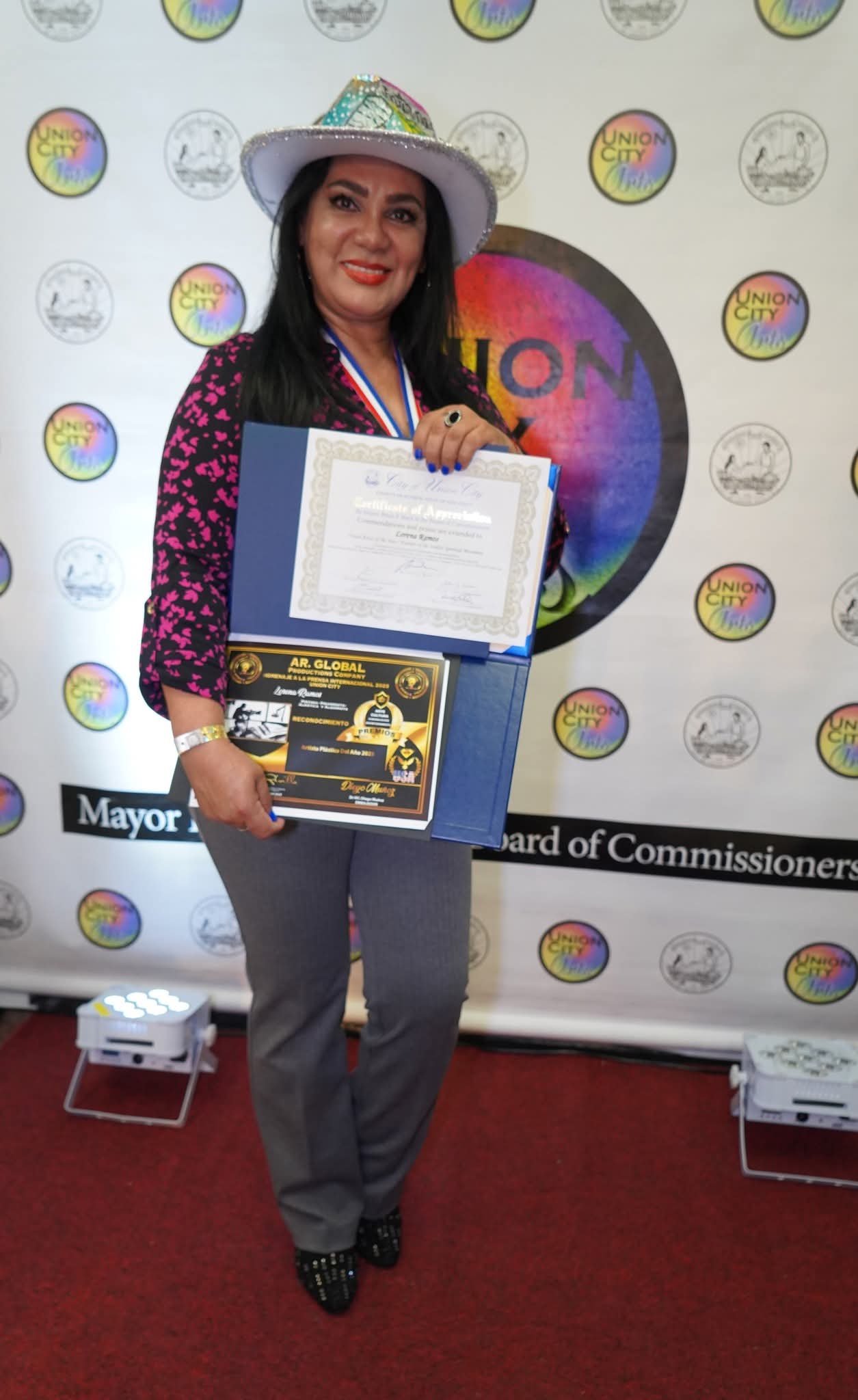 Lorena Ramos fue distinguida artista plástica 2025 – La Voz Internacional